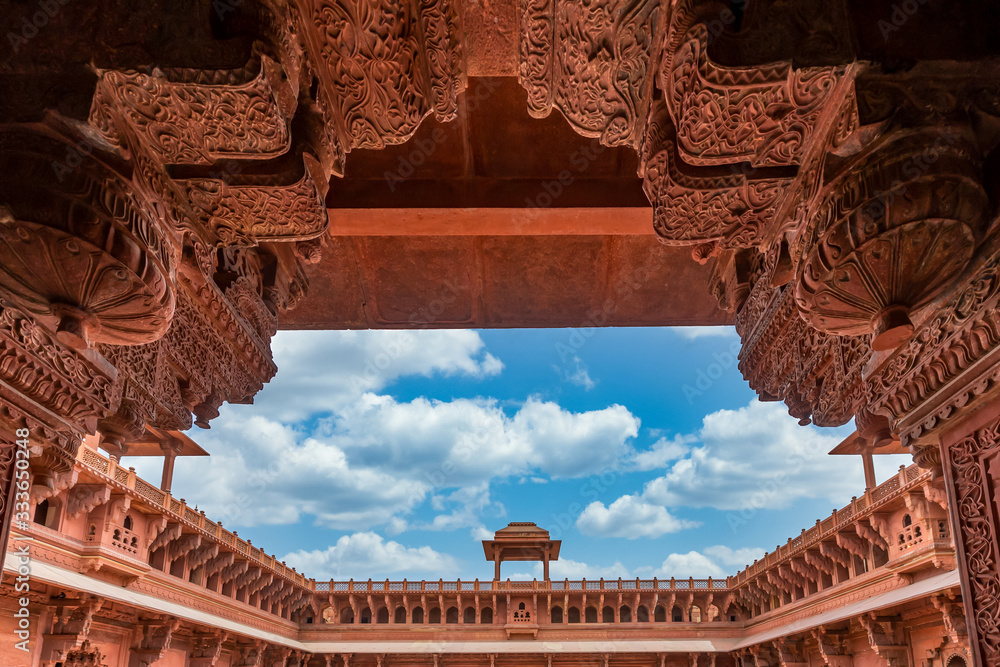 Agra Fort built by Mughal Emperor Akbar, Historic red sandstone fort of ...