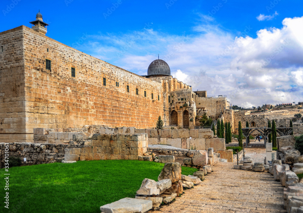 The mountain on which King Solomon erected the first temple to the One ...