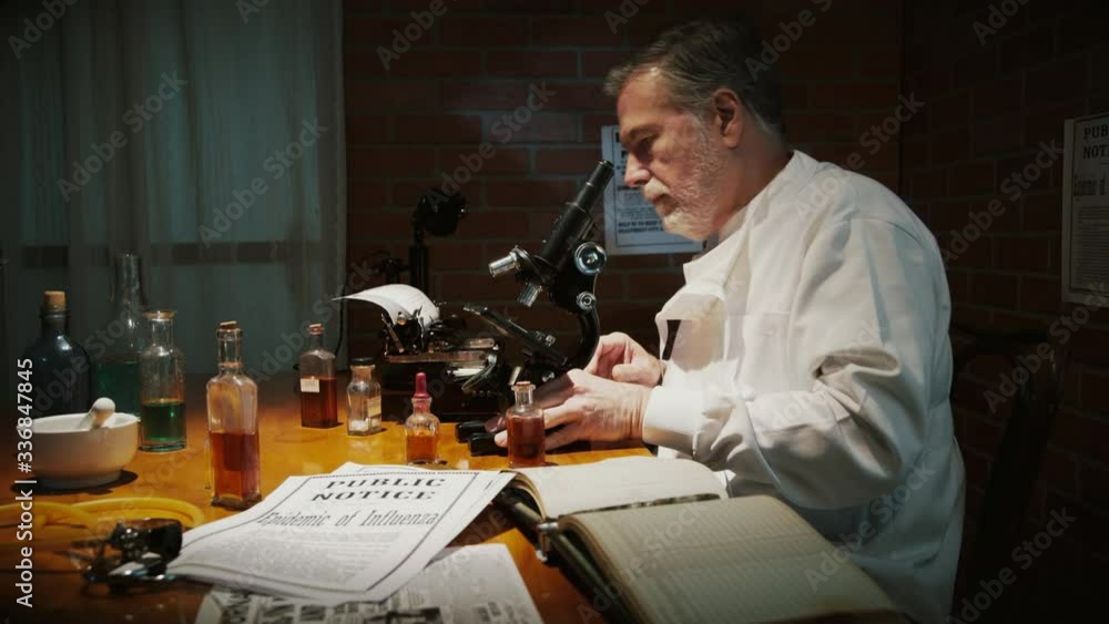 A scientist during the 1918 influenza pandemic labeled the Spanish Flu ...