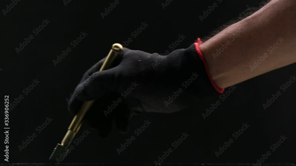 Glass cutting focusing on the hands with tools Cut to the size that the ...