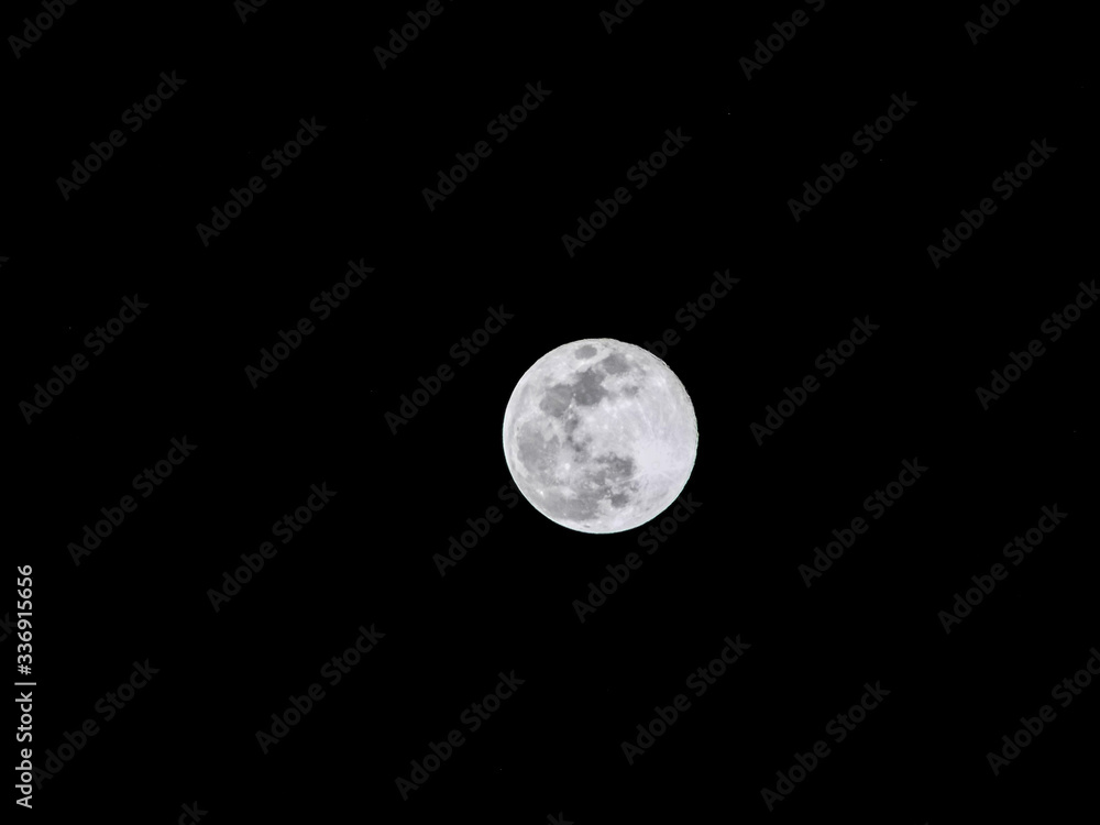 The full moon is the lunar phase when the Moon appears fully ...