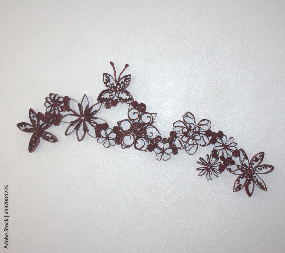 frise décorative en fleurs de carton ,fait maison foto de Stock | Adobe ...