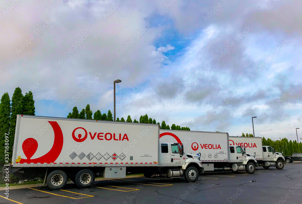 Midland, Michigan, USA - 8/2018: Veolia Environmental Services vehicles ...