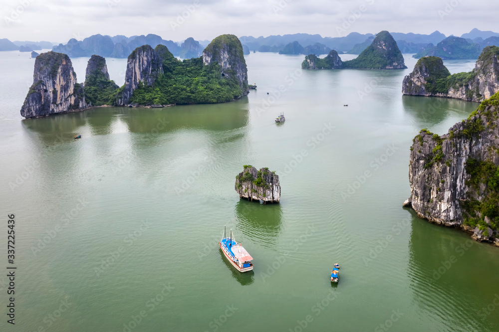 Aerial view Ba Hang floating fishing village, rock island, Halong Bay ...