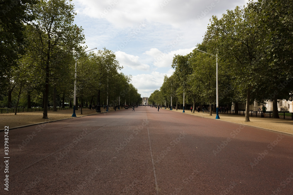 Iconic urban view looking south-westwards along the triumphal tree ...