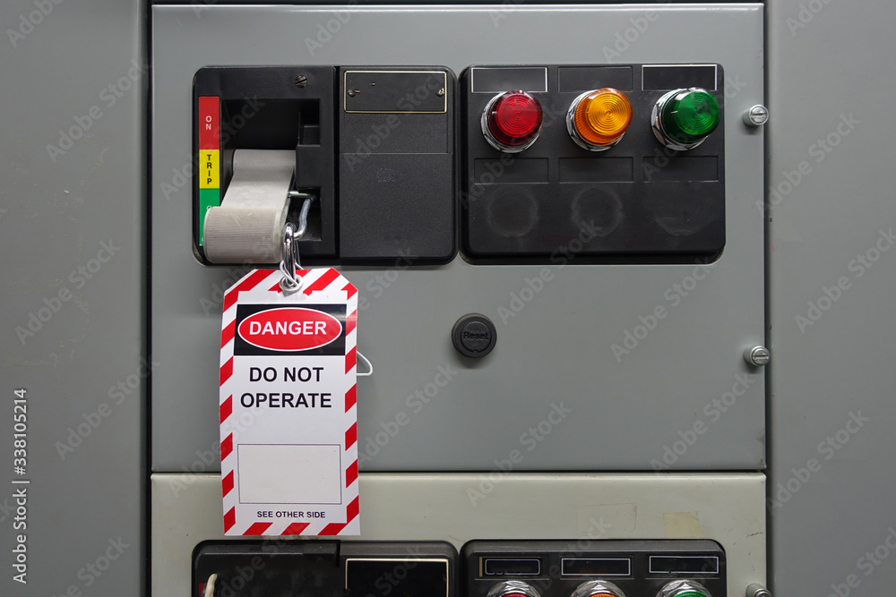 Foto de Lock station,machine - specific or switch gear roomd evices and ...