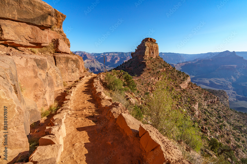 hiking the south kaibab trail at cedar ridge in grand canyon national ...