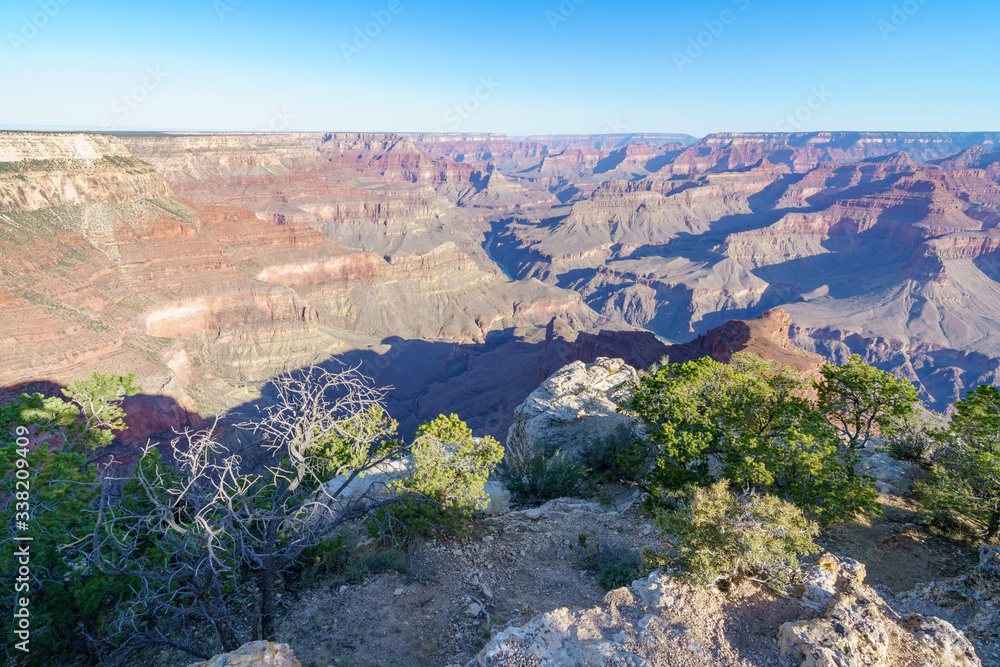 hiking the rim trail to mohave point at the south rim of grand canyon ...