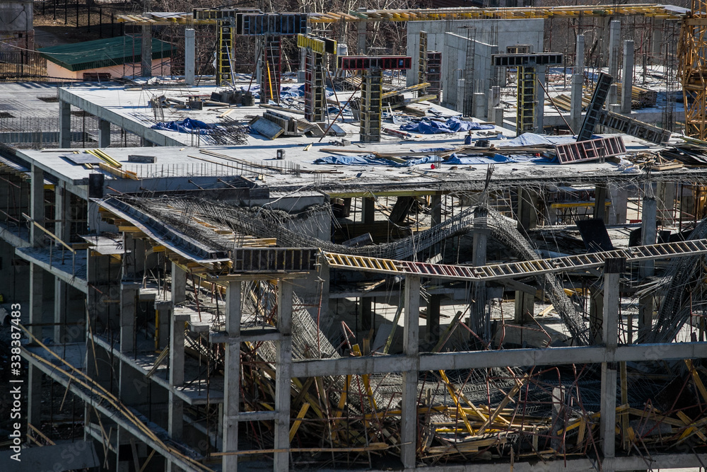 Emergency at the construction site - the collapse of the slab with ...