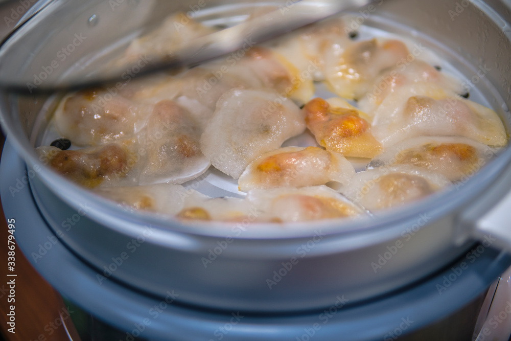 Tapioca Starch Chewy Crystal Dumplings with Shrimp and Pork fillings ...
