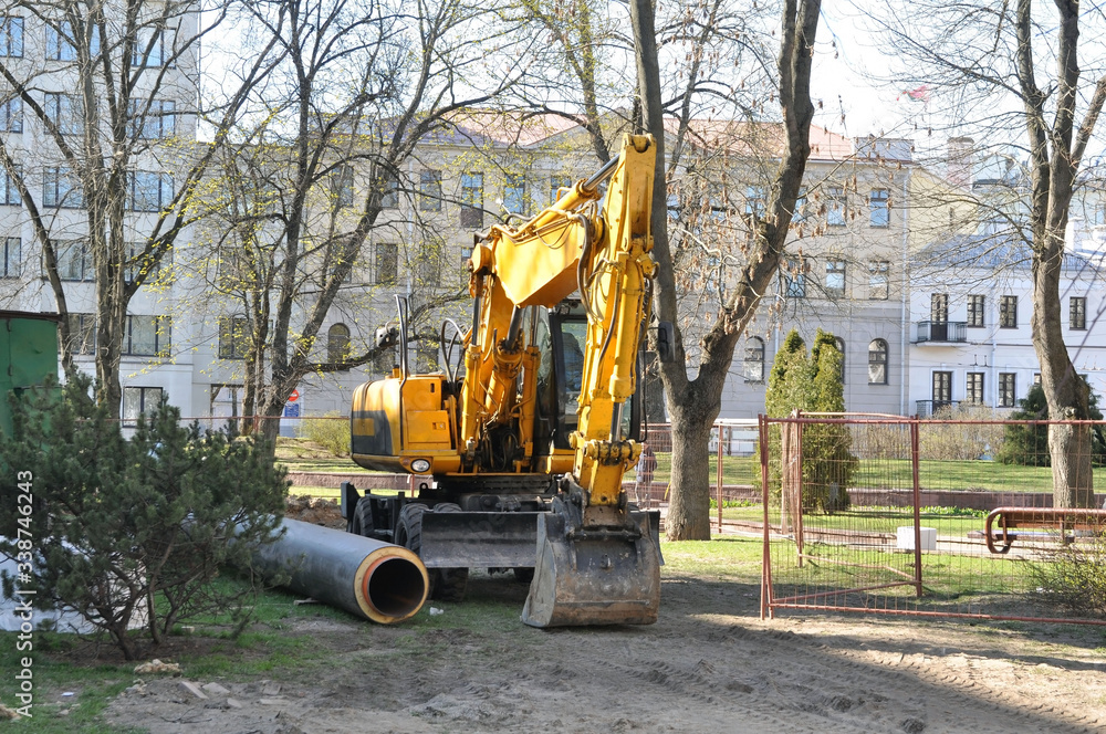 Repair work in the city on the conversion of heating networks using ...