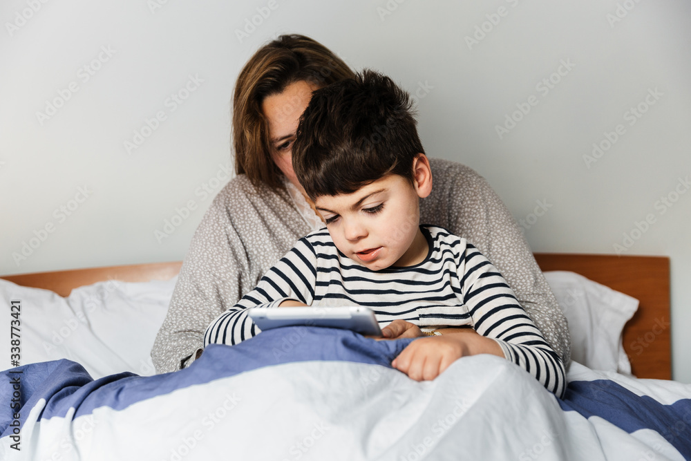 Foto de una mujer madre y su hijo con pluridiscapacidad (minusvalía ...