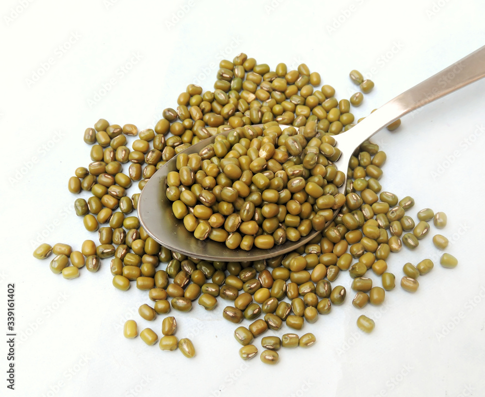 Foto de Legume - Mung beans with green skin. Mung beans are light ...