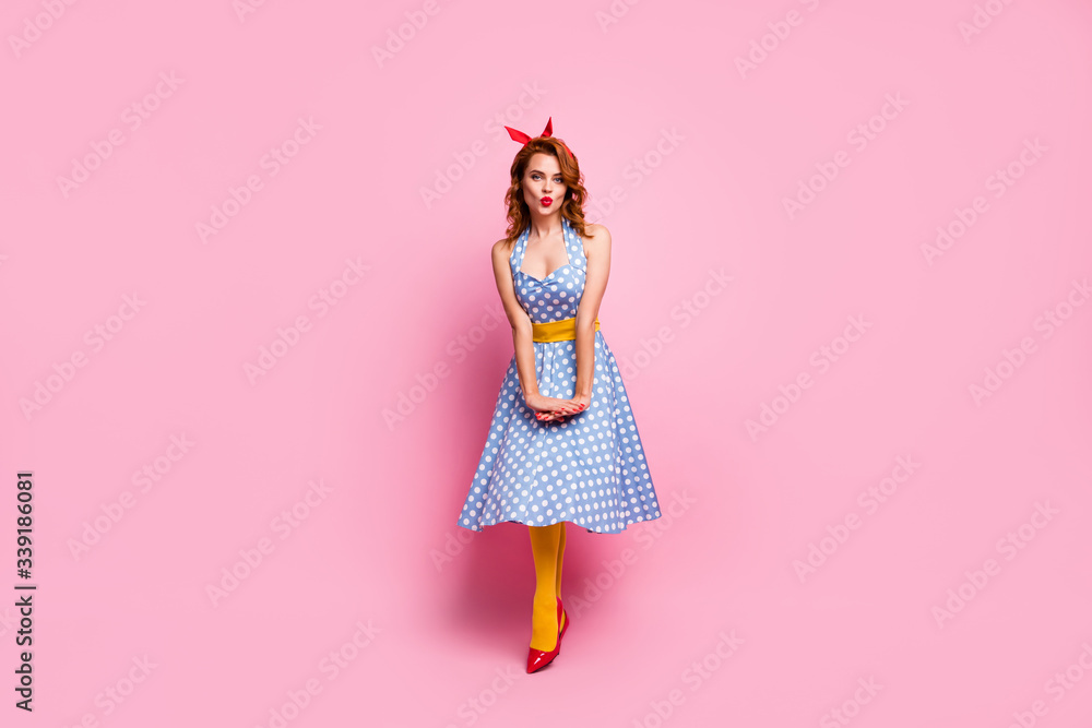 Full length photo elegant gorgeous fancy girl lover send air kiss ...