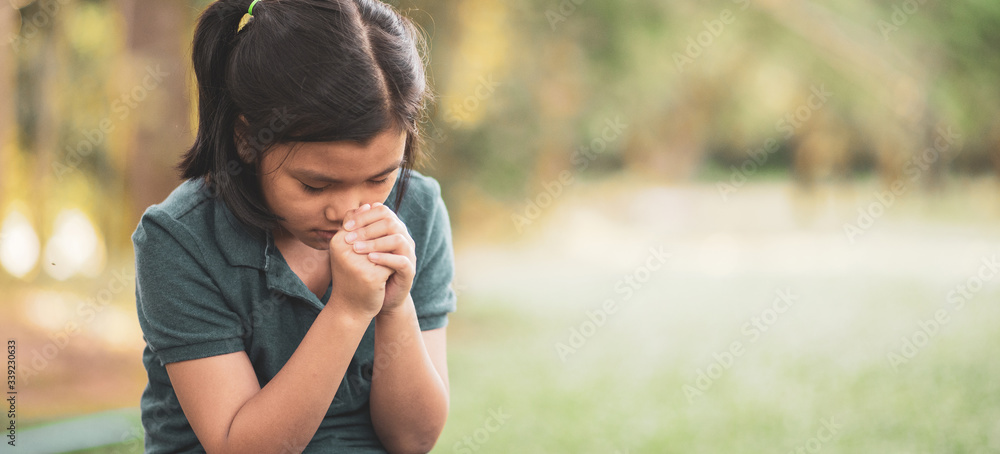 Pray concept.Asian child praying,hope for peace and free from disease ...
