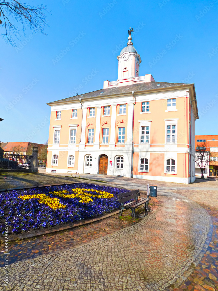 Historisches Barock Rathaus aus dem 17ten Jahrhundert Stock Photo ...