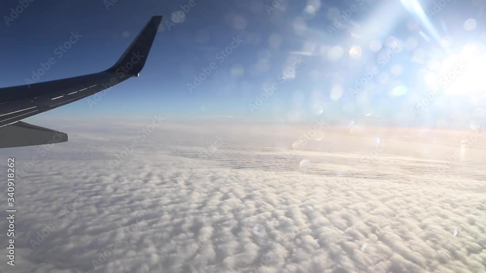 Vidéo Stock View from a commercial Delta airline window seat containing ...