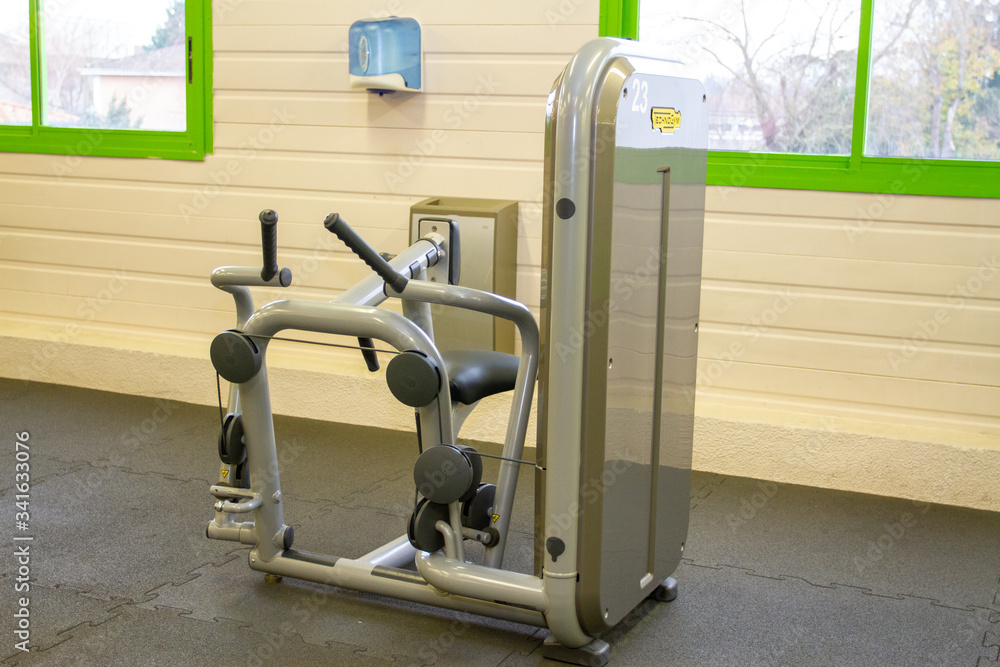 Technogym pure row activate the latissimus dorsi biceps trapezius and ...