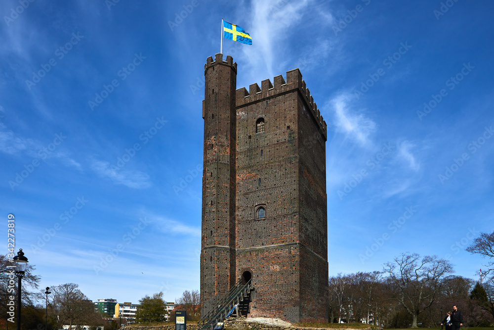 Foto de Medieval tower called Karnan (Kärnan) in Helsingborg, Sweden ...