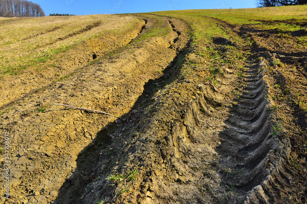 Foto de Nature destroy of soil by erosion of land do Stock | Adobe Stock