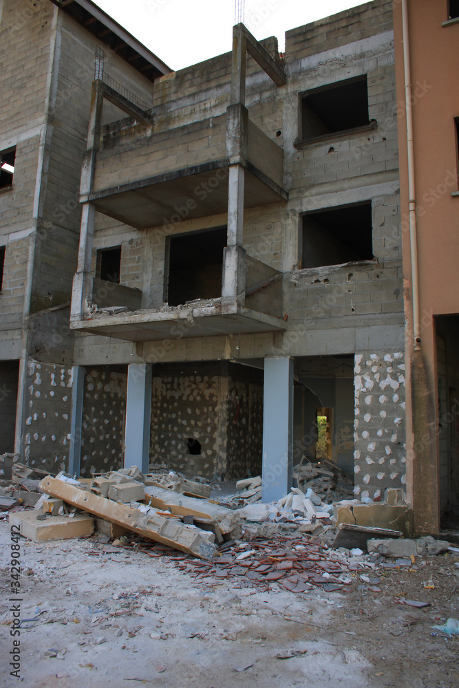 Floor building under construction. View of walls of cinder block ...