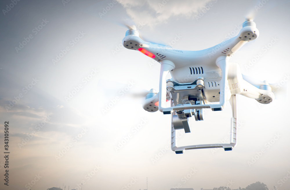 4 propellers mounted on a white camera Separated from the background ...