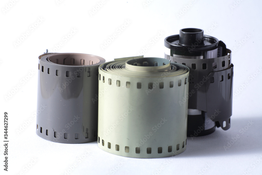 vintage 35mm Leica analogue film rolls canister 136 color slide bulk ...