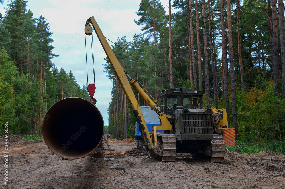 Сonstructing pipelines that transport oil, gas, petroleum products and ...