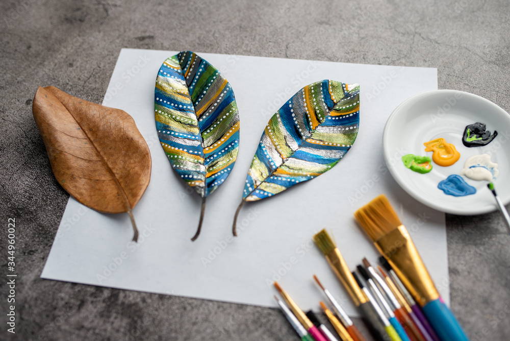 Painting leaves colors, crafts and art therapy for adults and kids ...