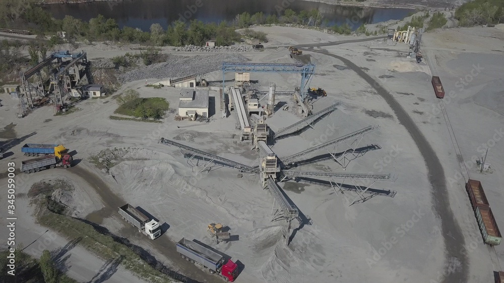 Elements of equipment for the extraction and sorting of rubble ...