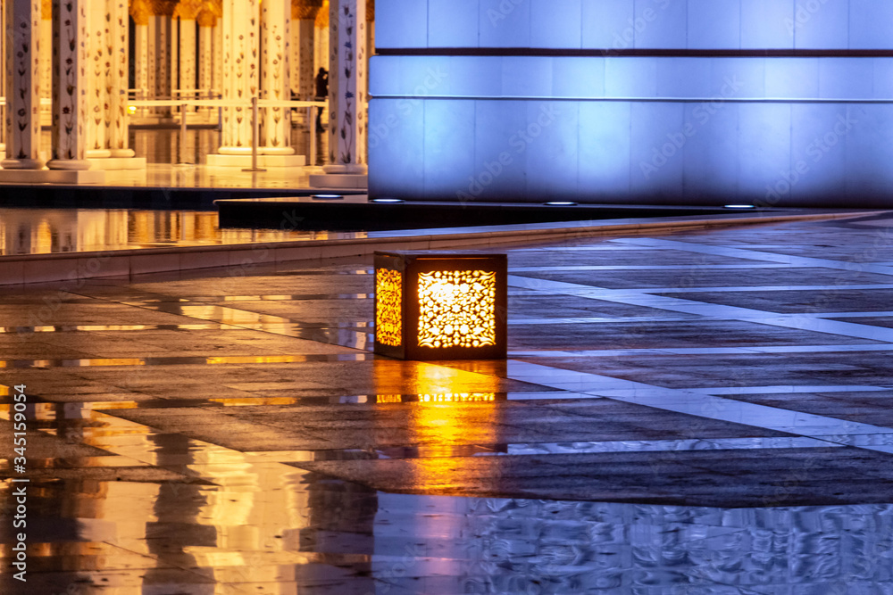 Inner courtyard of Sheikh Zayed Grand Mosque, minaret of the largest ...