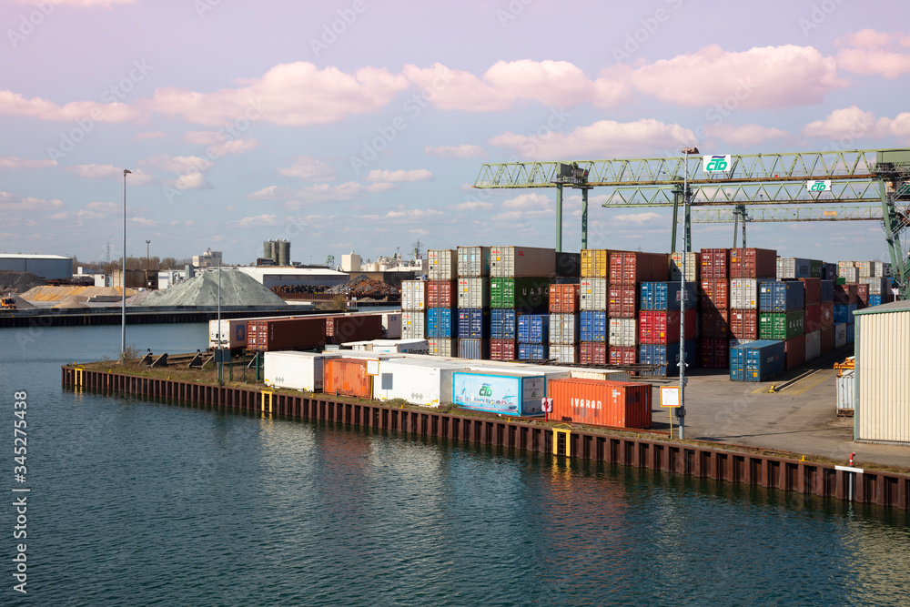 Container im Hafen, Dortmund, Ruhrgebiet, Nordrhein-Westfalen ...