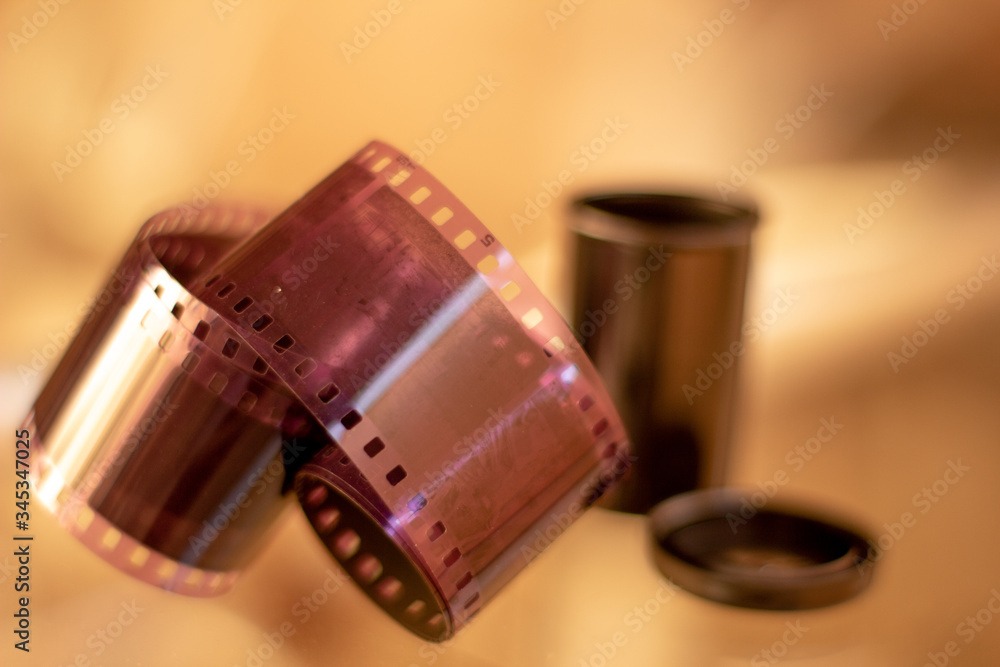 Um rolo de filme para revelação de fotografias Stock Photo | Adobe Stock