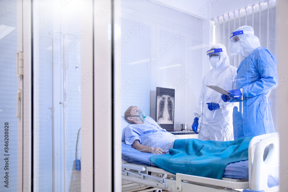 Infected patient on takecare of Doctor and nurse with x-ray Lung in ...