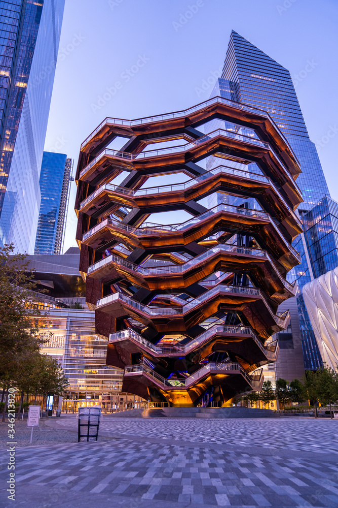 The vessel is the public space and centerpiece of the Hudson Yards on ...