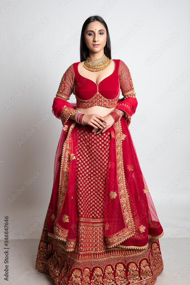 beautiful indian bride wearing traditional indian bridal dress Stock ...