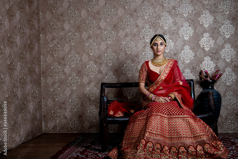 beautiful indian bride wearing traditional indian bridal dress Stock ...