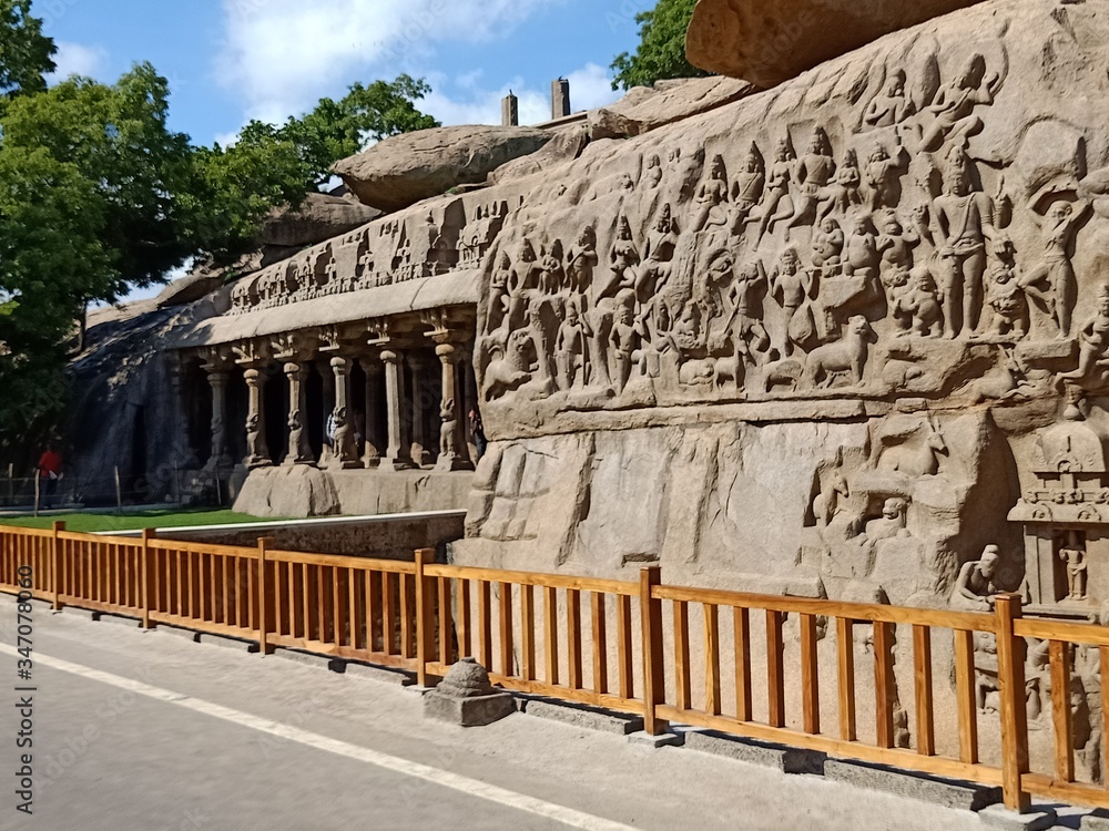 Fotka „Mamallapuram : A world heritage place: Shore temple, Descent of ...
