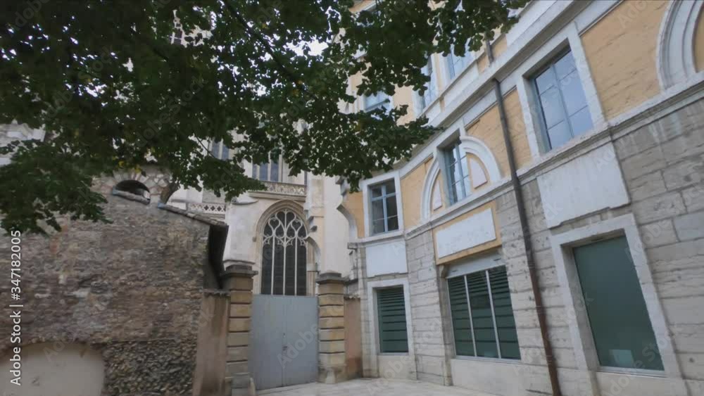 DOLLY SHOT SLOW MOTION - The Lyon Cathedral (Cathedrale Saint-Jean ...