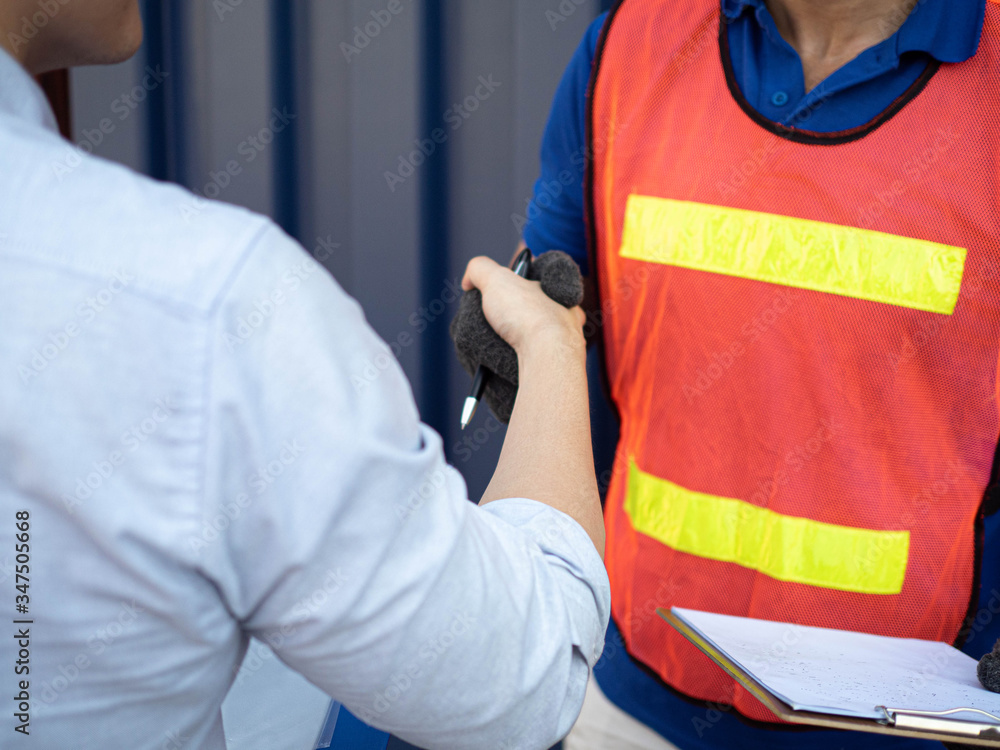 Shipper Exporter staff employee Chakehand Consignee Importer ceo ...