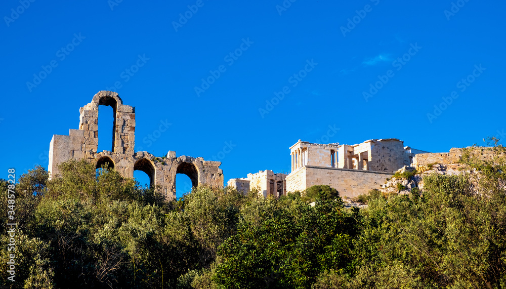 Foto Stock Panoramic view of Acropolis of Athens with Propylaea ...