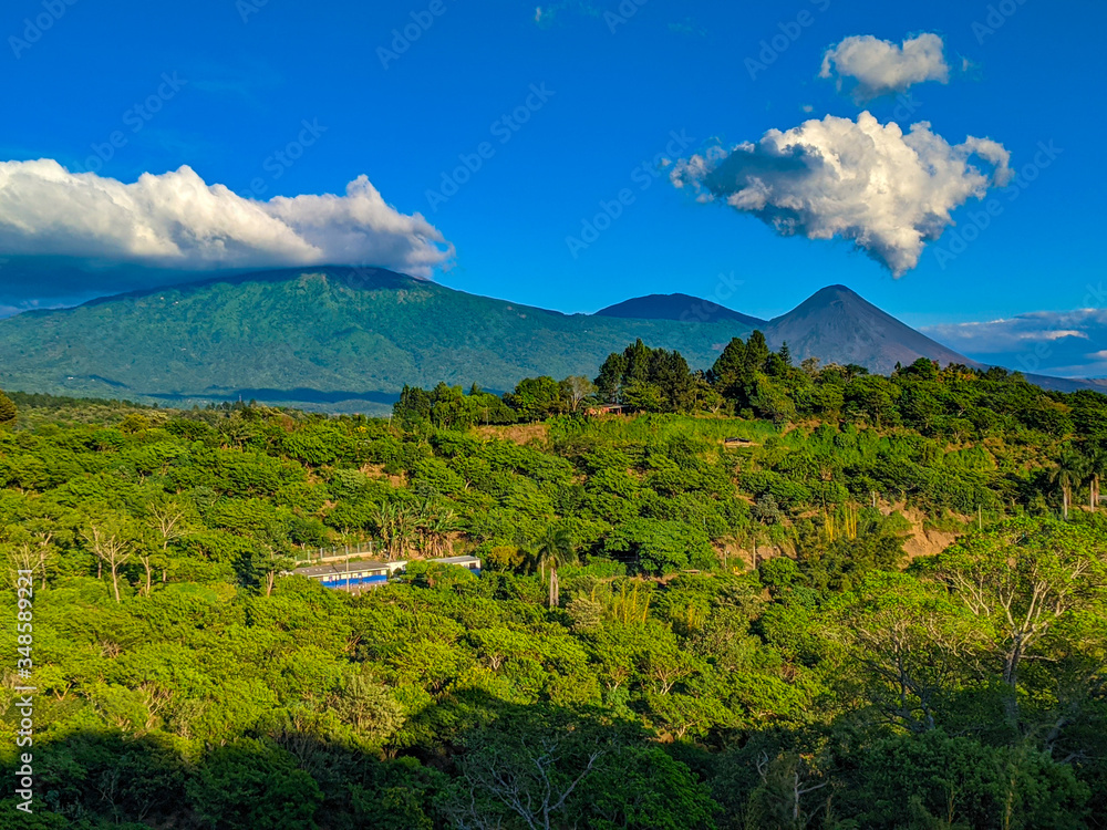 Volcán de Izalco cerro verde y volcán de Santa Ana visto desde mirador ...