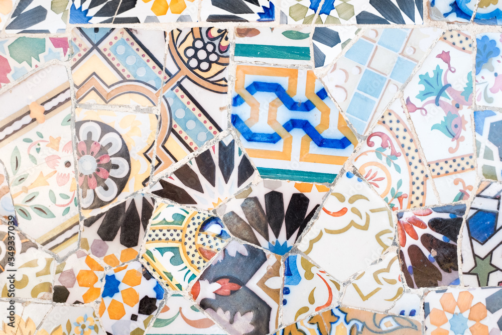 Trencadis texture, broken tile collage, yellow, black and blue Stock 写真 ...