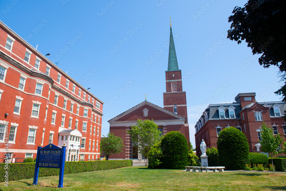 Foto de St. Mary Church at 8 S Common Street in historic downtown Lynn ...