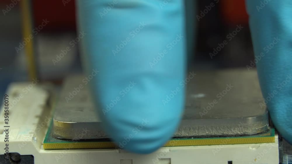 Removing and replacing a computer processor (CPU). Installing and ...