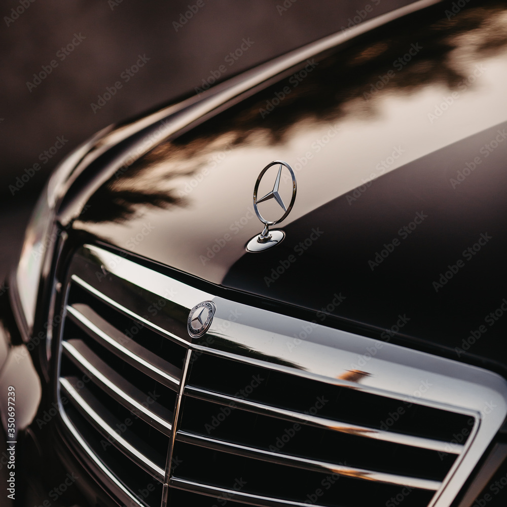Original Mercedes-Benz E-Class logo and front grill. Stock Photo ...