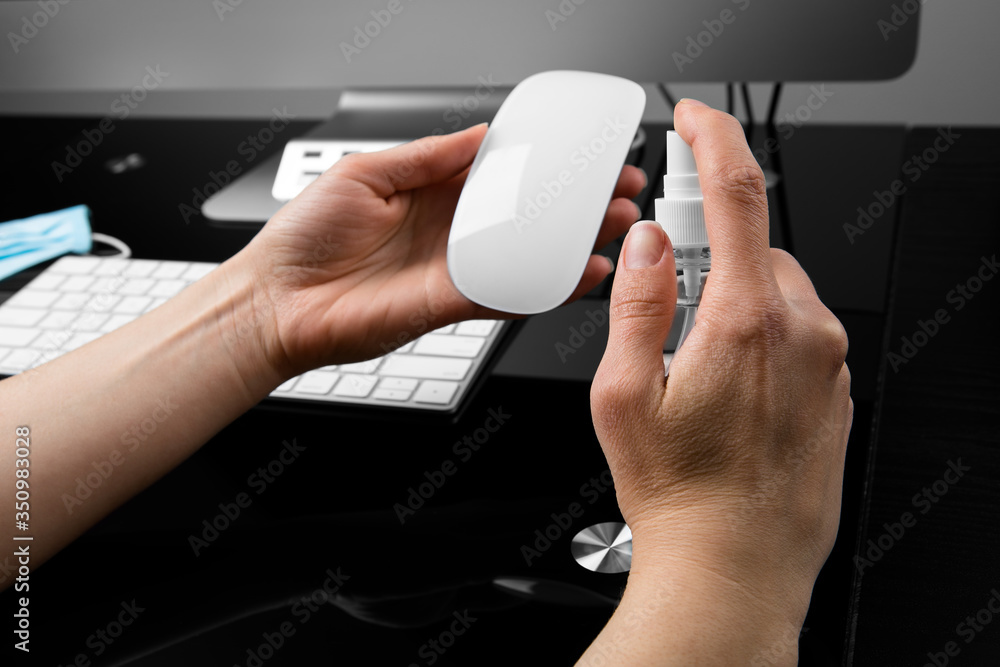 disinfection of a computer mouse with an antiseptic. Disinfecting ...