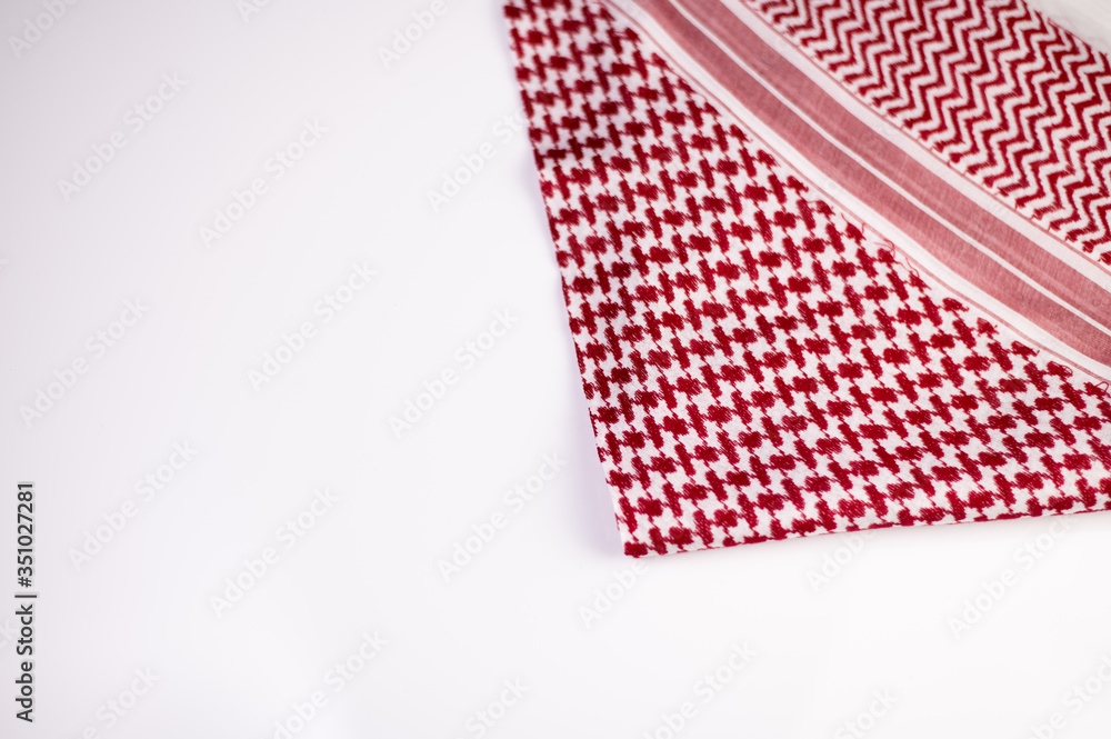 Foto de Ghutrah also known as Kuffiyeh or Shmag. This item of clothing ...