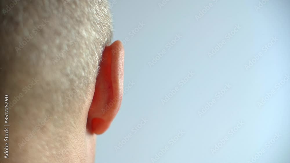 Video Stock Close up male ear from right side. Ear gray haired man ...