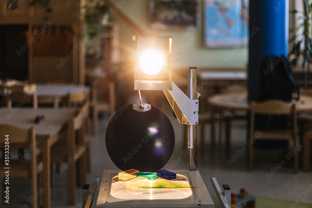 Schooling concept: Retro overhead projector in classroom, educational ...